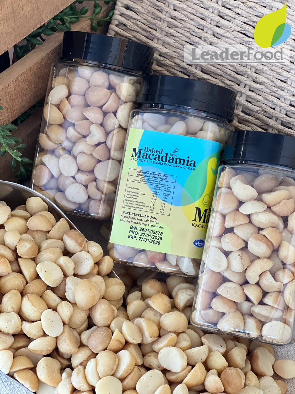 Leader Food. Baked Australia Macadamia
